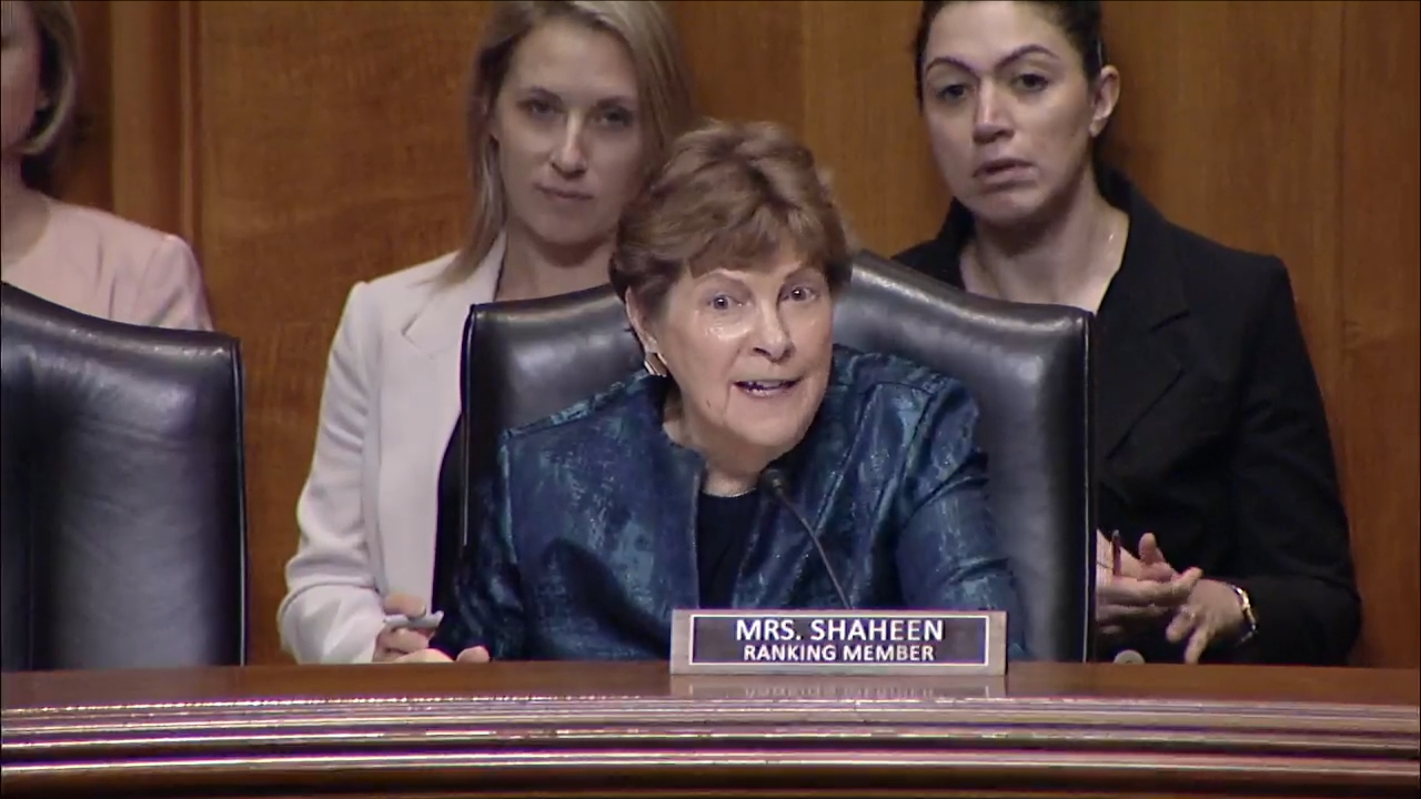 'You make me a little nervous': Jeanne Shaheen takes issue with Trump ...