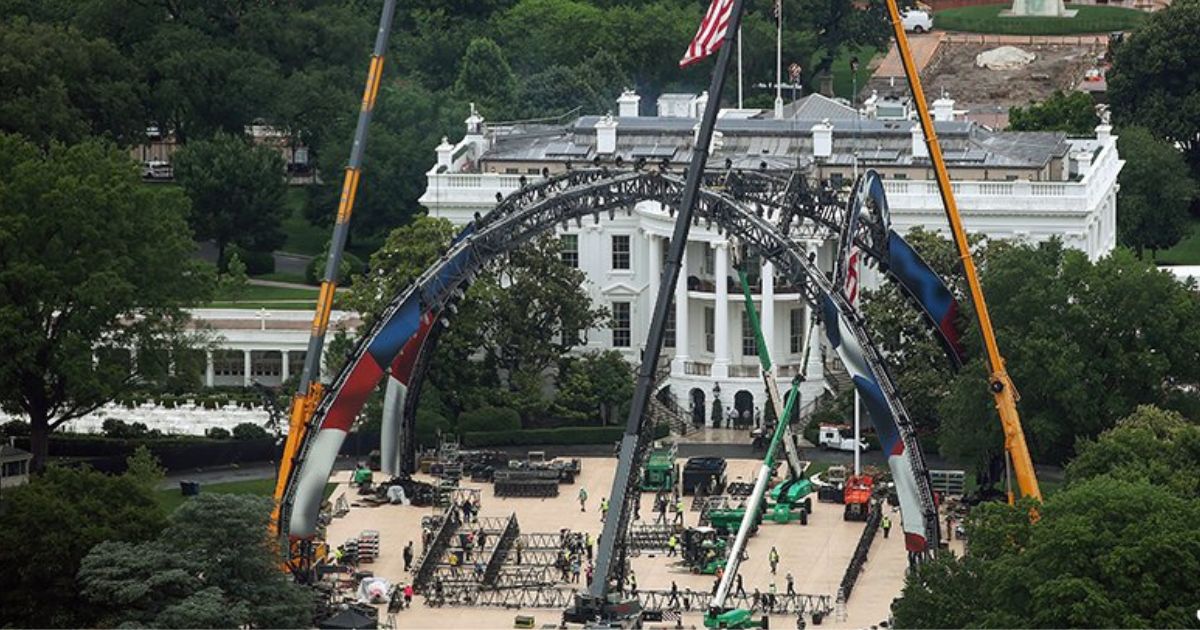 People thought the White House UFC arena photo was satire until they ...