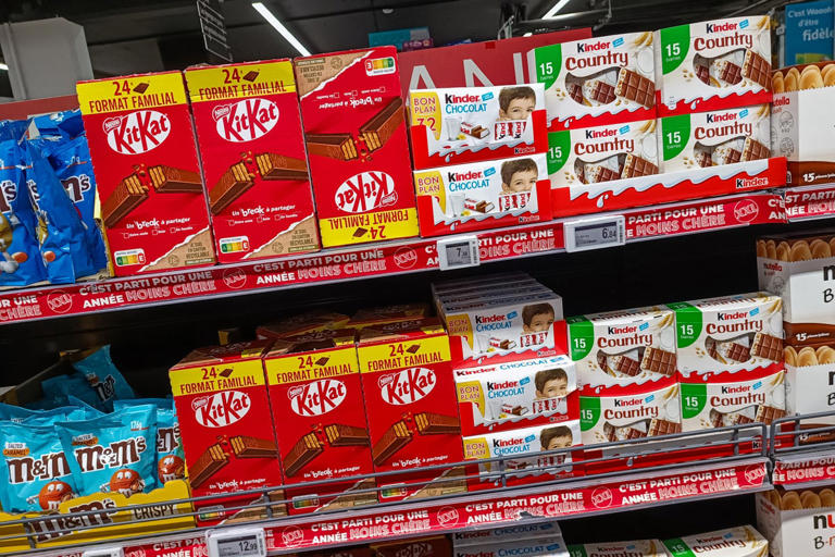 Thousands of Kit Kat bars scatter across Mississippi road
