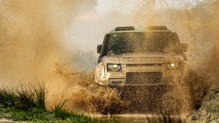 Stéphane Peterhansel encantado con lo que halló en Land Rover