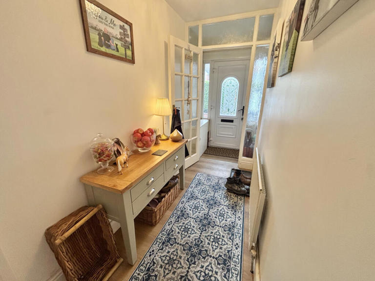 I tour a South Shore bungalow with loft room and low-maintenance garden ...