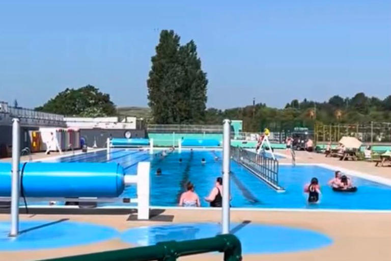 I tried outdoor swimming pool 1hr from Surrey that's perfect in the ...