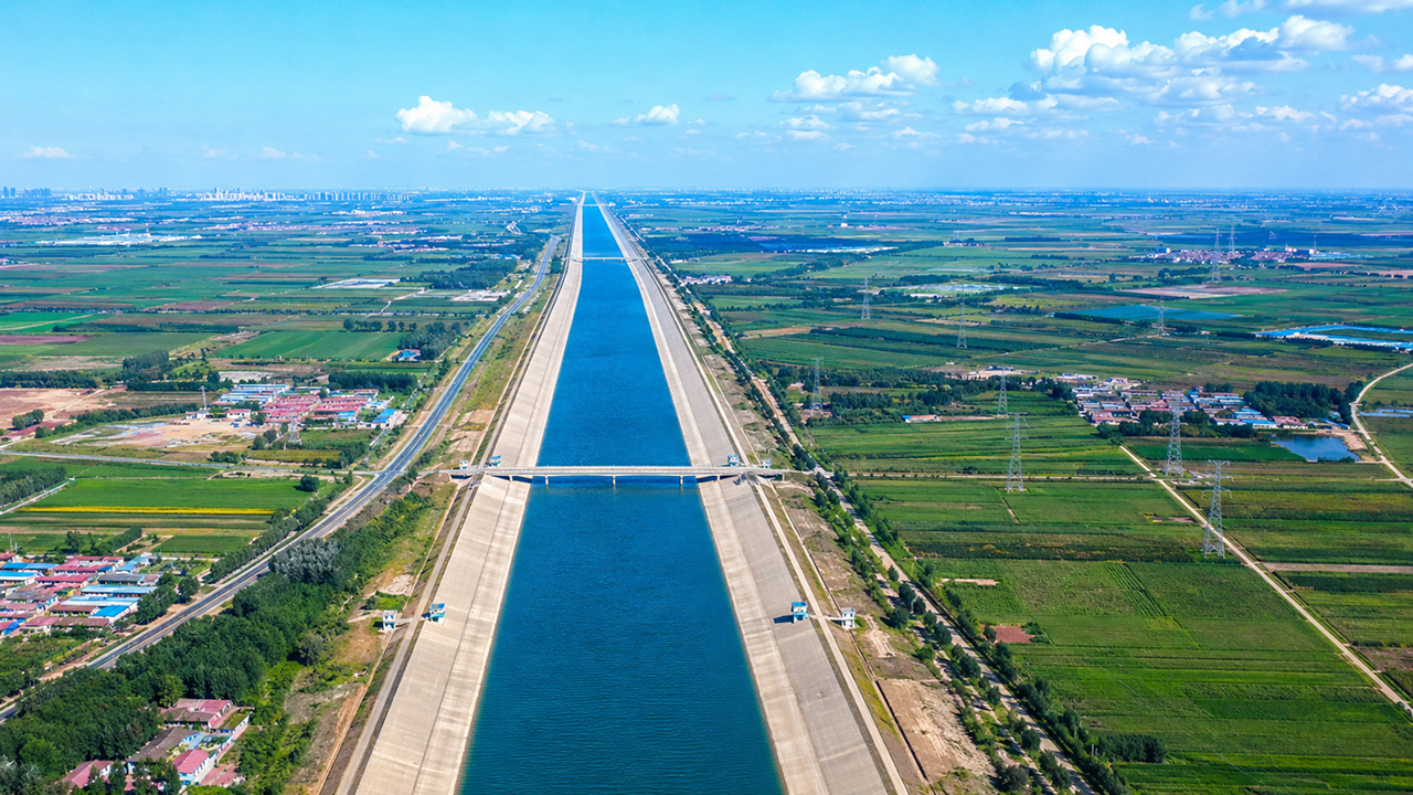 How China built a 4,000 km artificial river network to solve its ...