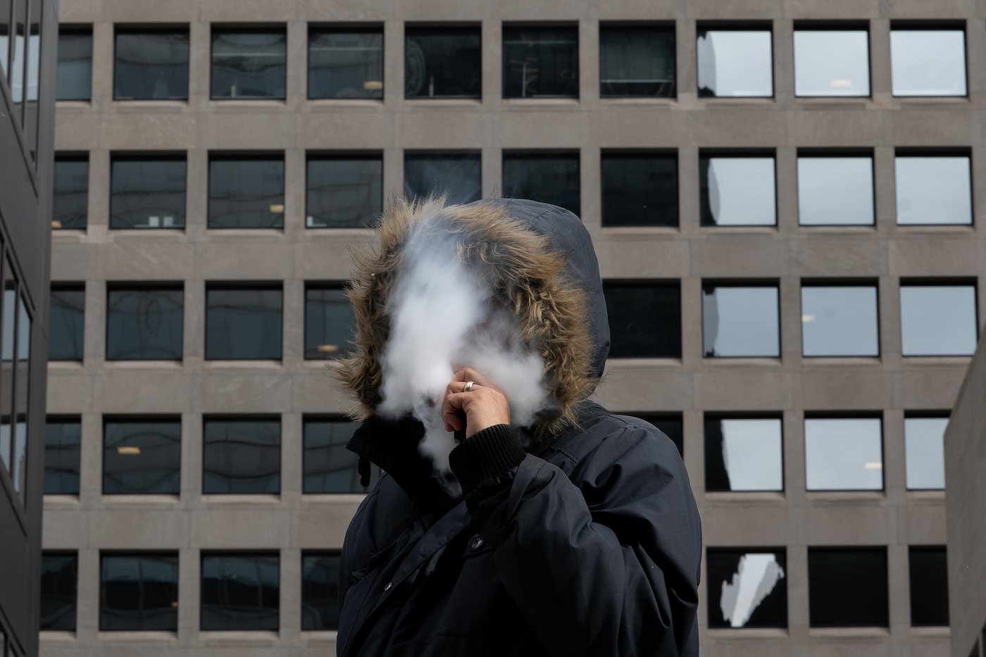 Tabagisme : les avertissements pousseraient les fumeurs vers le vapotage