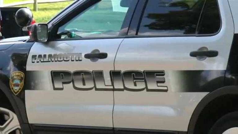 Desconocido irrumpe en una vivienda y agrede a residente en Falmouth