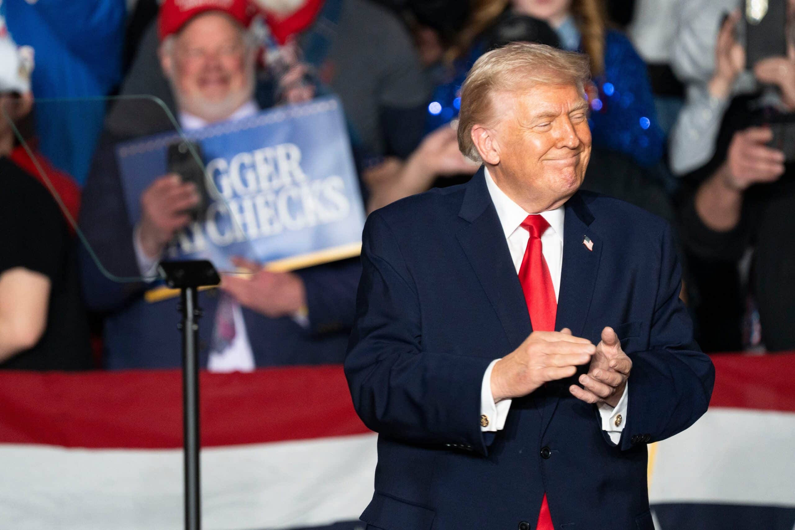 “I'm not happy”: Donald Trump gets angry after Raiders rookie QB ...