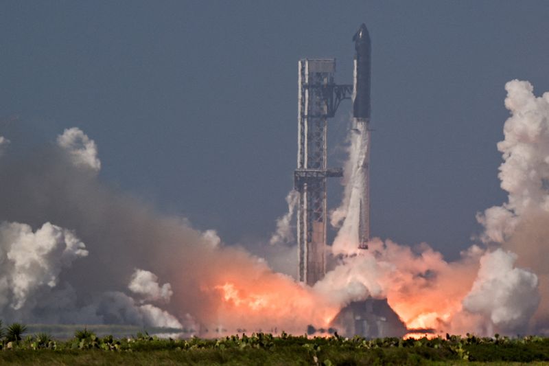 FAA orders SpaceX to investigate Starship booster mishap