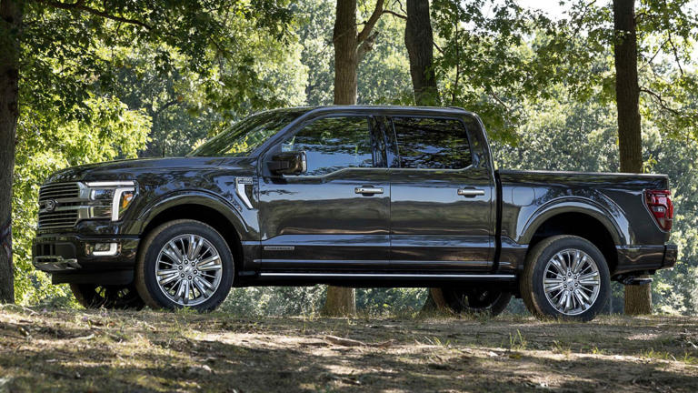 Un bris majeur d’équipement oblige Ford à stopper la production du F-150