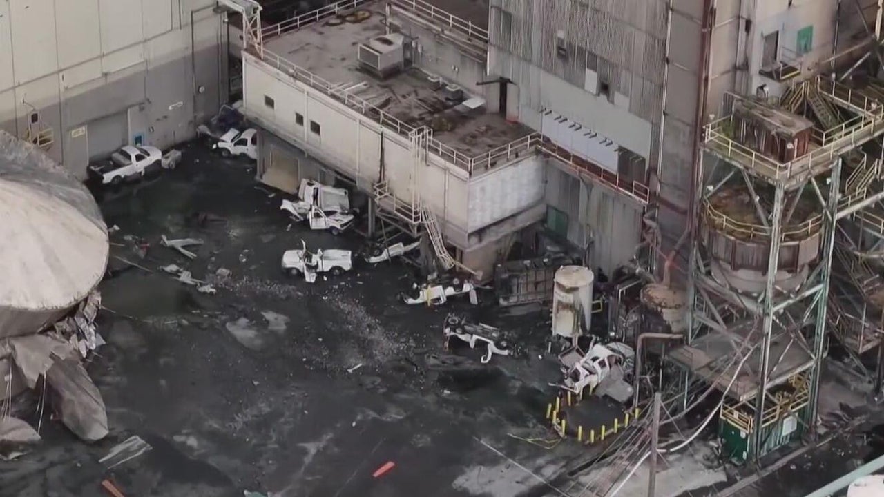 At 1 dead, 9 missing after tank implosion in Washington; recovery ...