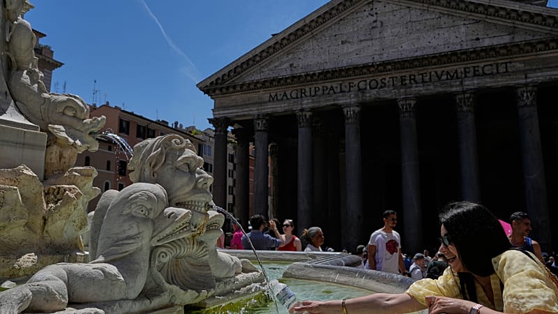 Ondata di caldo a Roma, Papa Leone soccorre un fedele svenuto in Vaticano