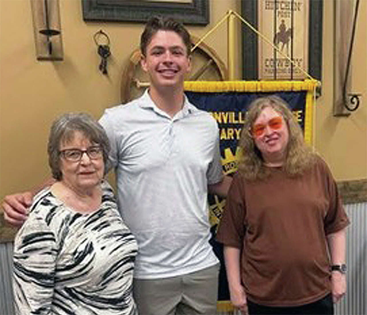 Sunrise Rotary Club presents McCulloch with scholarship