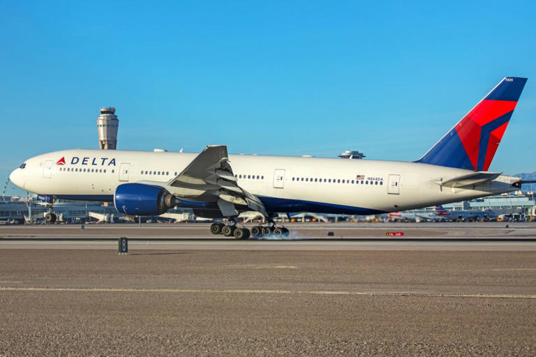 Delta extends pause on Tel Aviv connection