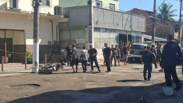Dois homens são mortos pela PM em São Gonçalo; moradores dizem que eles ...