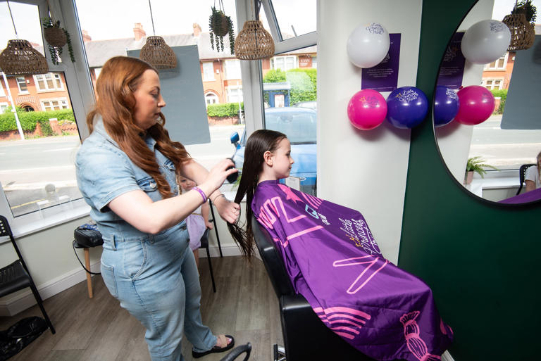 'Wanted to make little girls smile'- Preston girl, 7, donates hair to ...