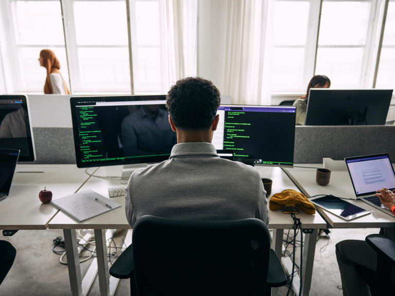 Ex-Snowflake CRO says top engineers don't want this booming AI job