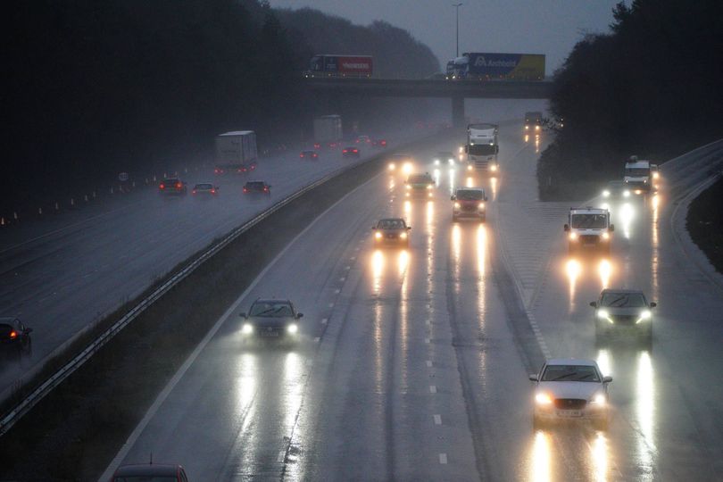 Ireland weather live thunder tracker shows lightning 'hotspots' forming