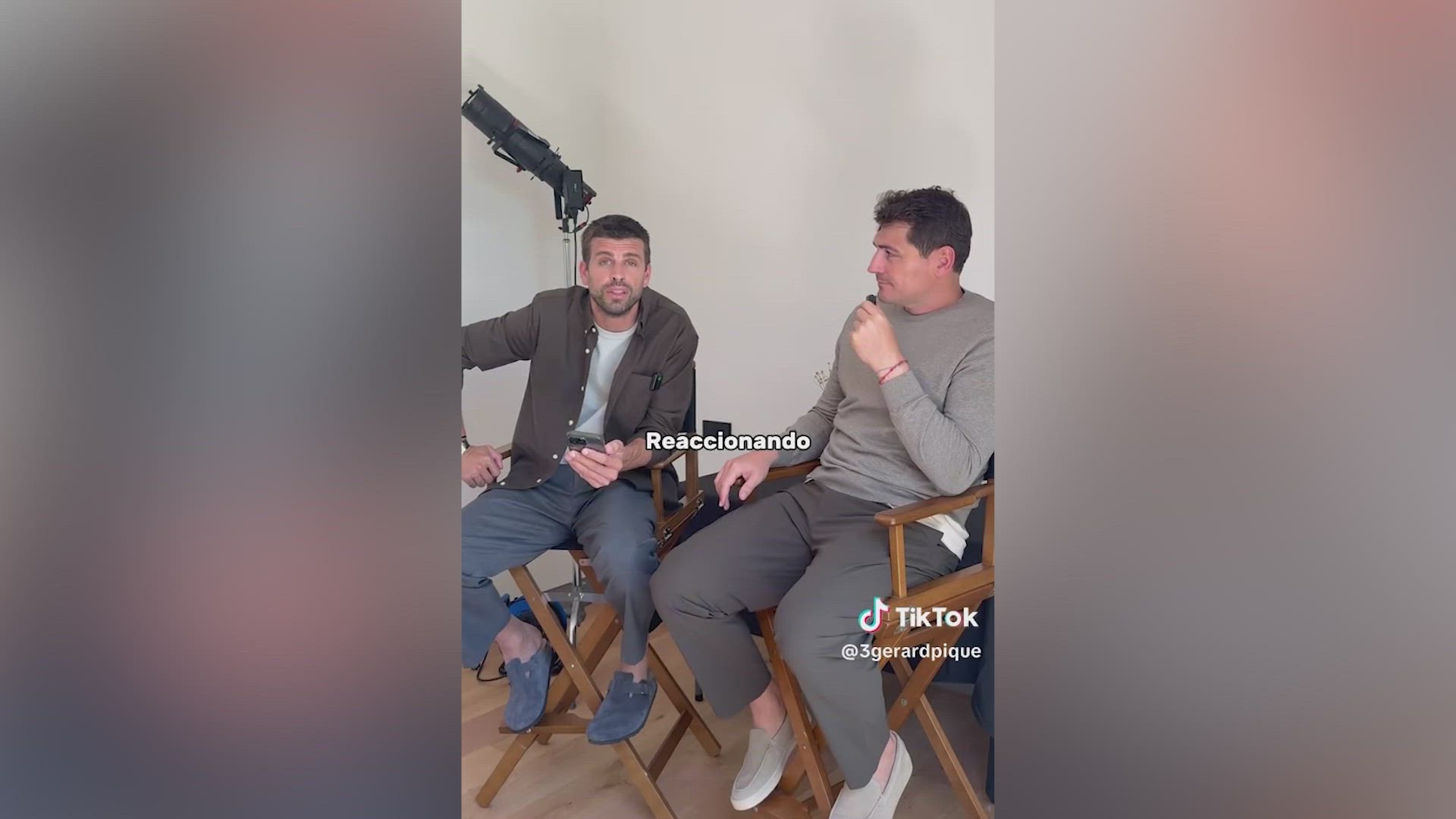 La reacción de Piqué cuando Casillas le pregunta si va con la selección ...