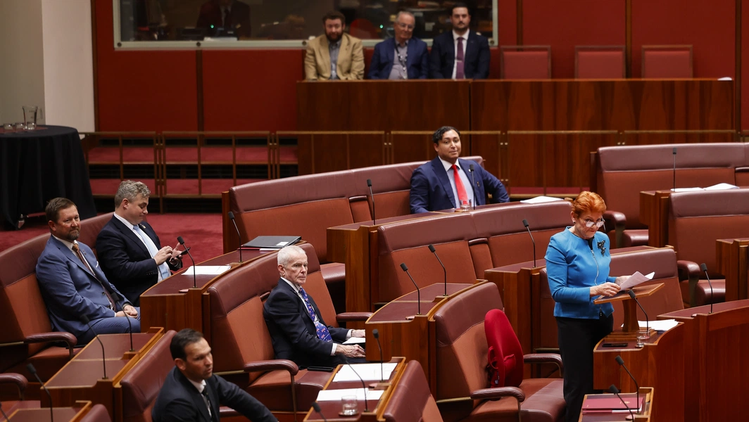 Polls show One Nation gains as Labor majority narrows