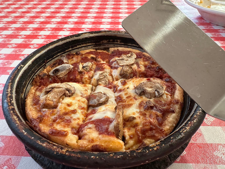 Pizza Hut brings back iconic roof, red cups to 2 Upstate NY locations