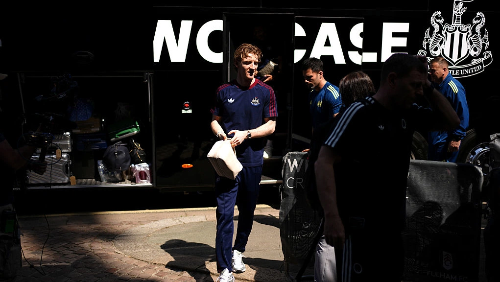 Barcelona agree personal terms with Newcastle's Anthony Gordon