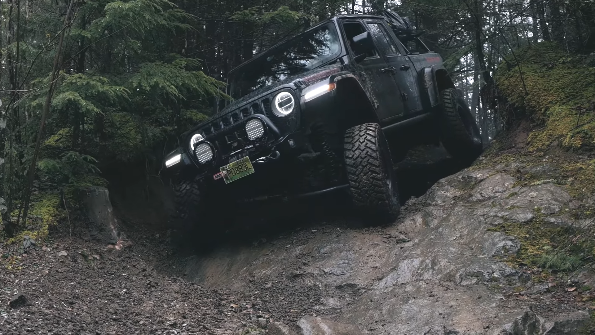 Jeep Gladiator tackles flooded trails after heavy rainstorm
