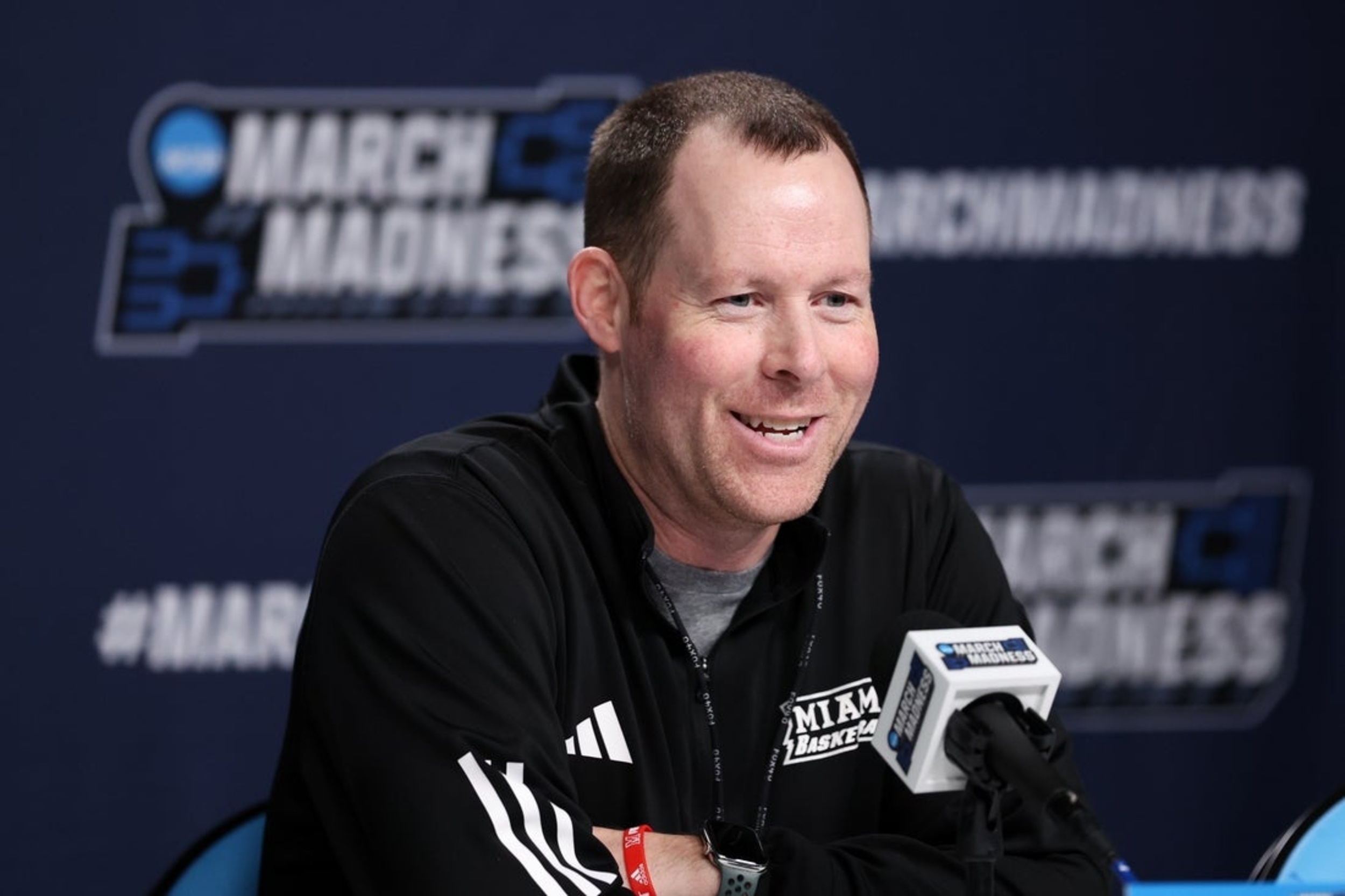 Miami (Ohio) extends coach Travis Steele after 32-2 season