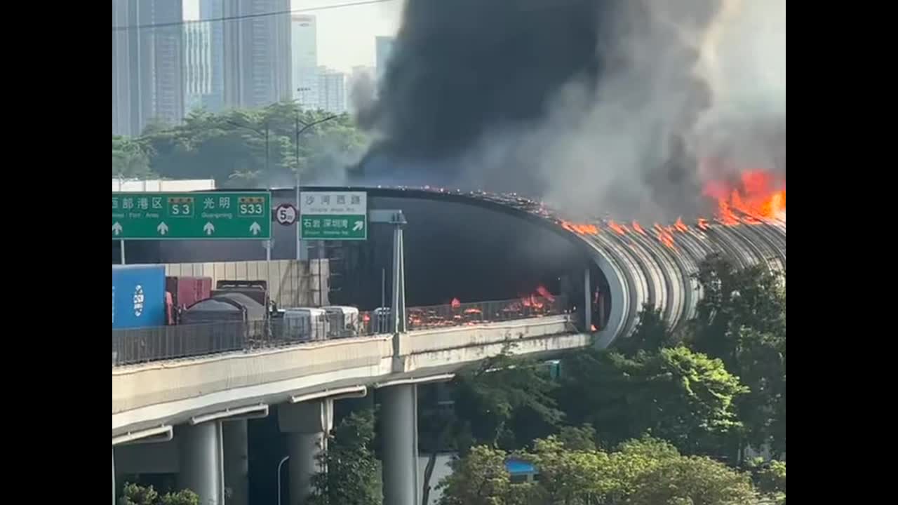 Multi-vehicle crash triggers large fire on Nanping Expressway in ...
