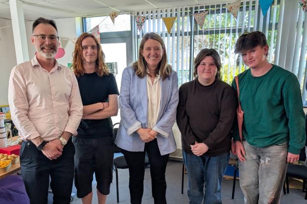 MP welcomes Minister for School Standards to the Isle of Wight