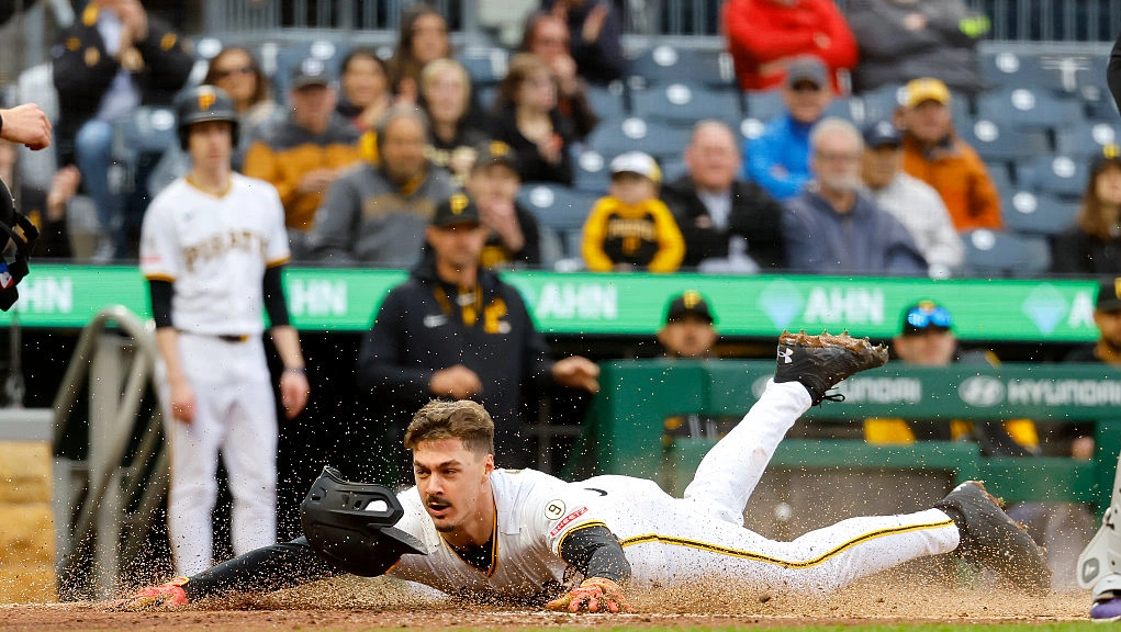 Pirates commit to Griffin, Chandler as rookies fuel push