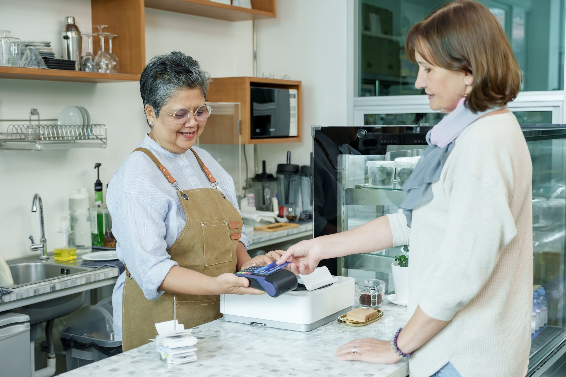 Restaurant : cette nouvelle habitude de faire payer l’addition au ...
