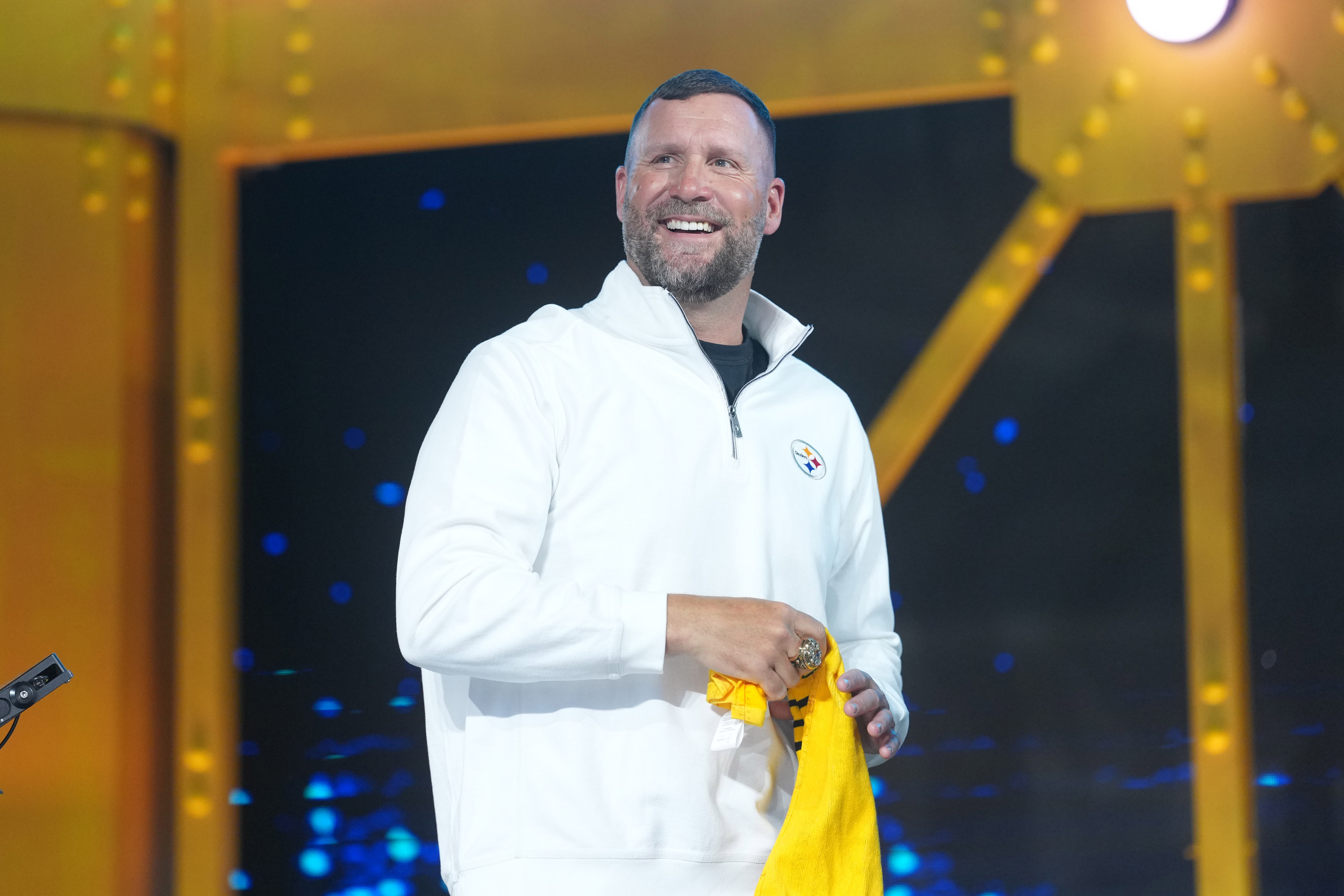 Ben Roethlisberger appears to take a new subtle shot at Mason Rudolph