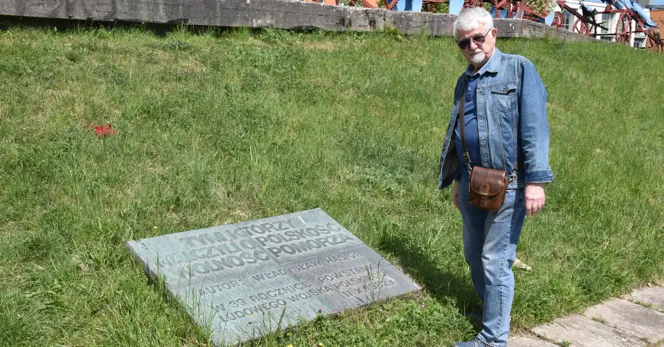 Tablica przy "Płonących ptakach" budzi sprzeciw opozycjonisty z lat 80 ...