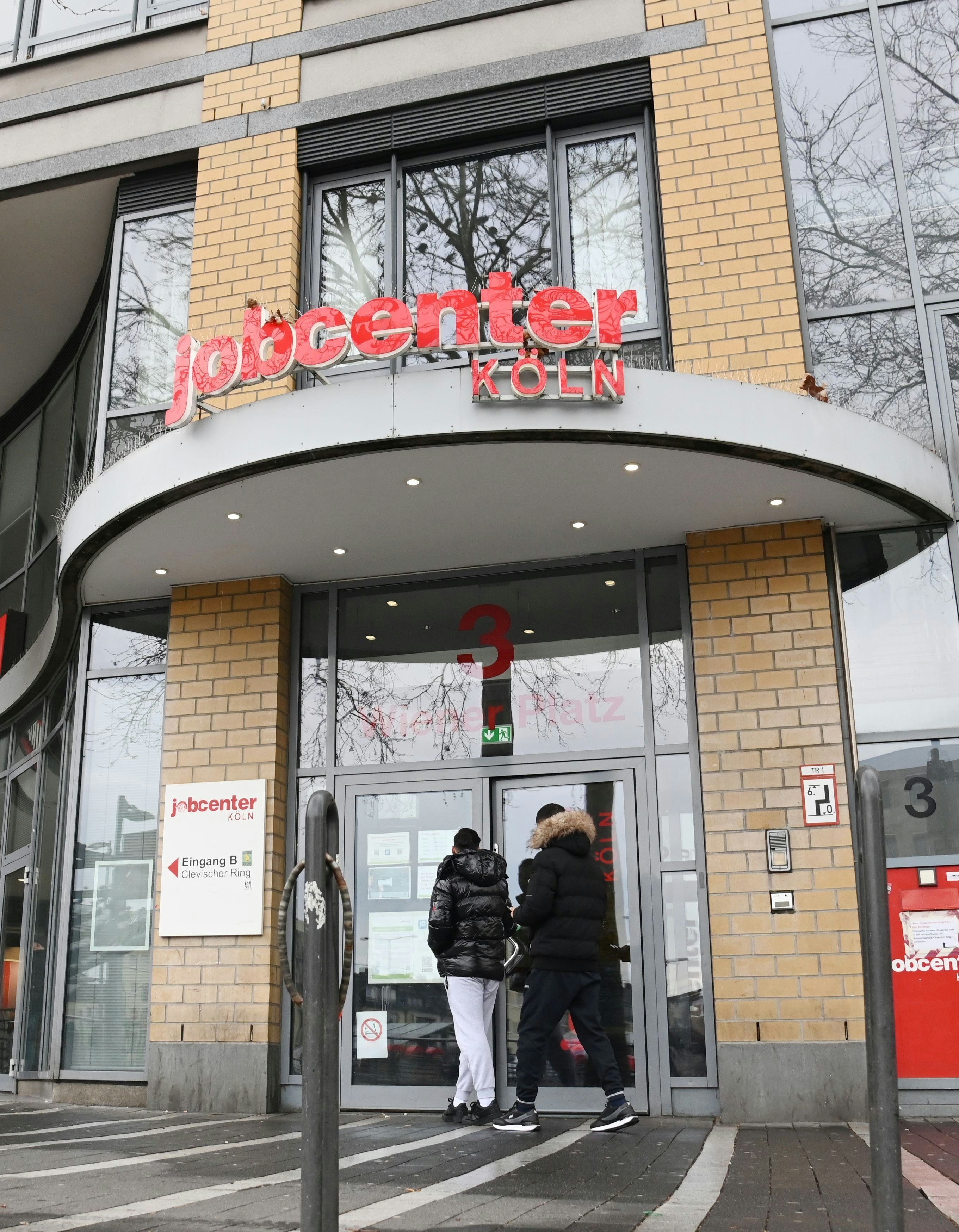 Neues NRW-Konzept: Mehr Empfänger von Sozialleistungen in Jobs vermittelt