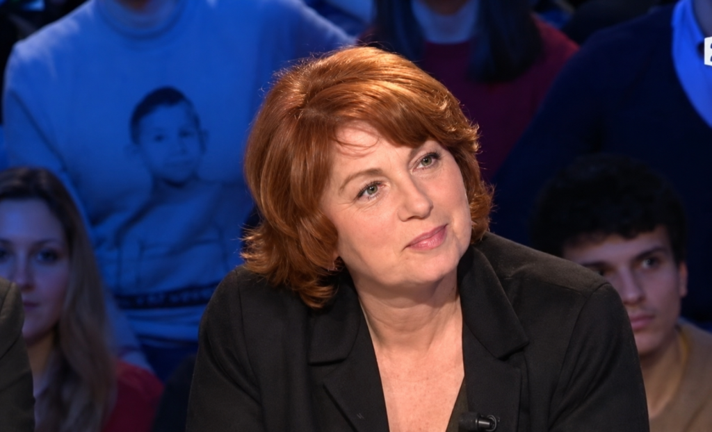 Véronique Genest monte au créneau pour défendre Patrick Bruel