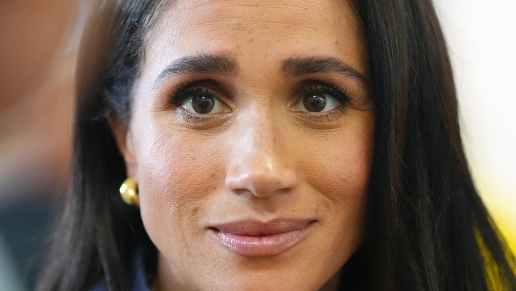 Meghan’s anniversary photos reignite talk of royal olive branch