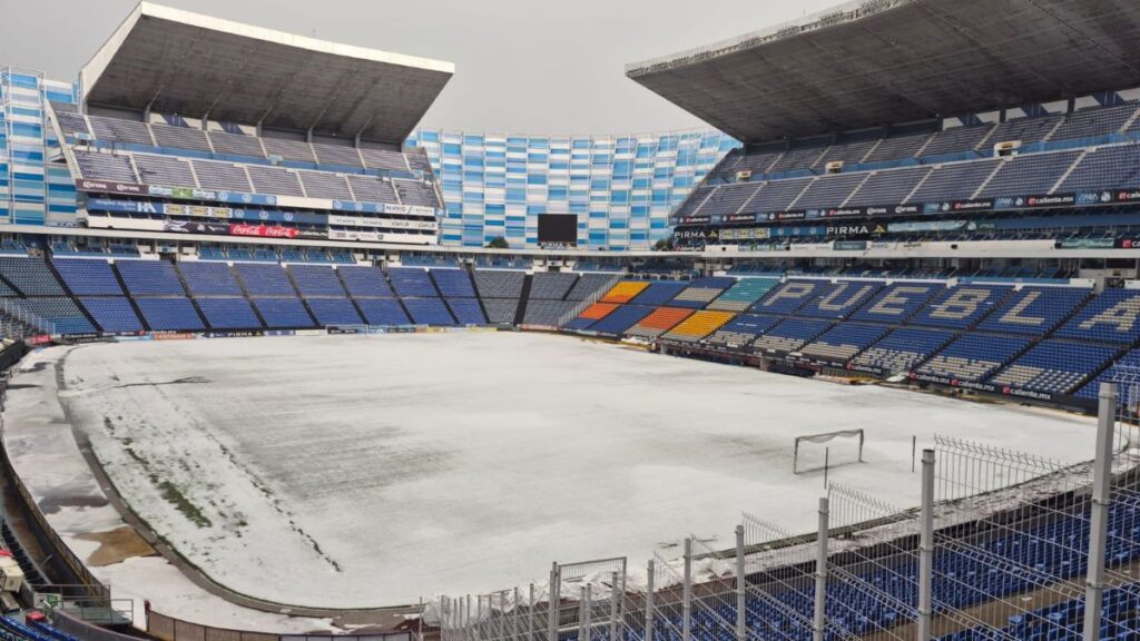 ¡Ciudad de los Ángeles! Estadio Cuauhtémoc se cubre de blanco tras ...