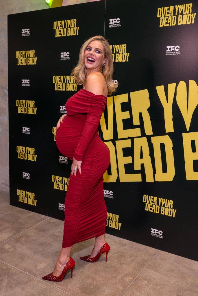 Margot Robbie's doppelganger Samara Weaving makes stunning red carpet ...