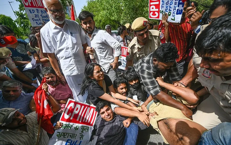 ED raids Pinarayi Vijayan homes amid political uproar
