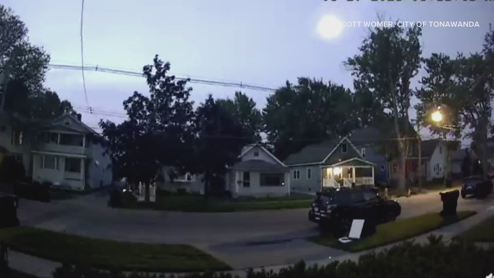 Meteor lights up western New York sky