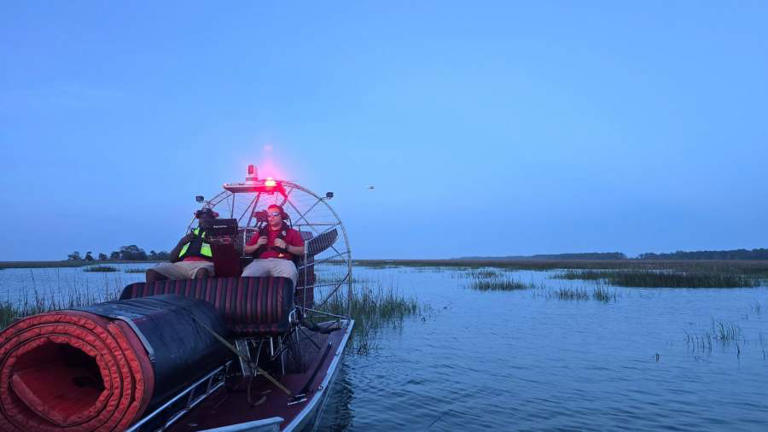Rescue crews respond to overturned jet ski near Charleston