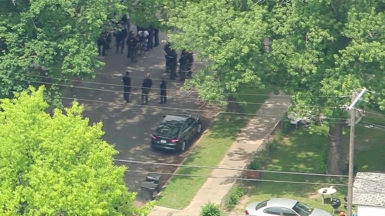 Suspect fatally wounded after shooting at Detroit police in east side ...