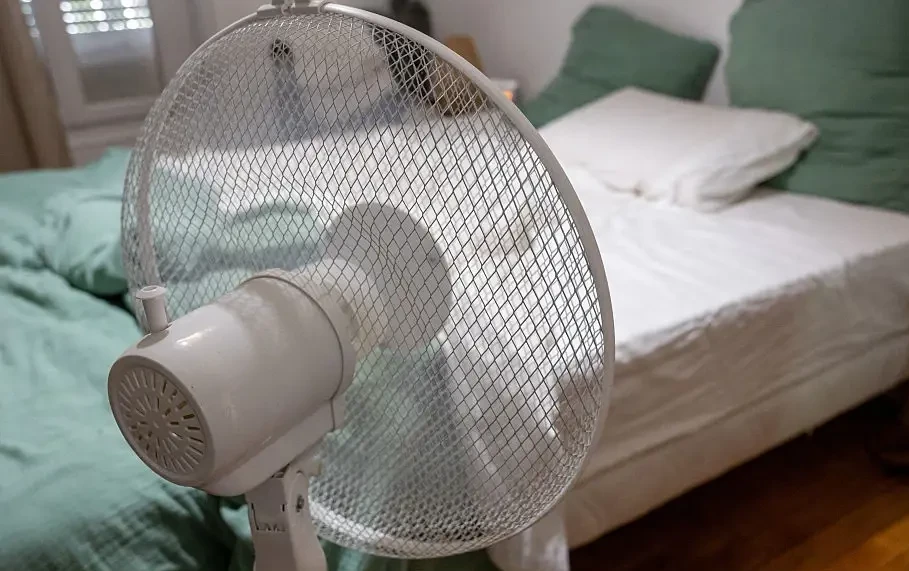 Experts warn overnight fan use may disrupt sleep