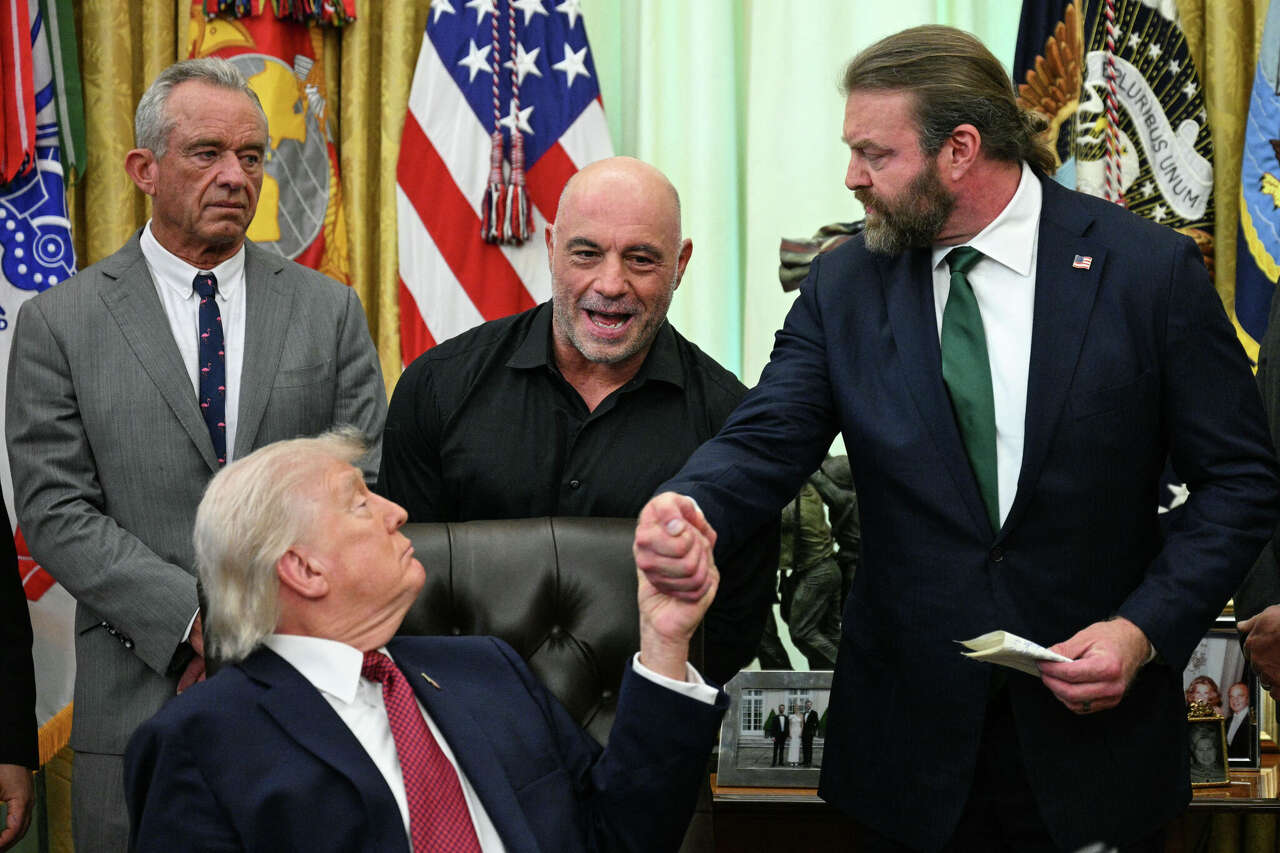 Could Joe Rogan replace Anderson Cooper on ‘60 Minutes'? Here's what we ...
