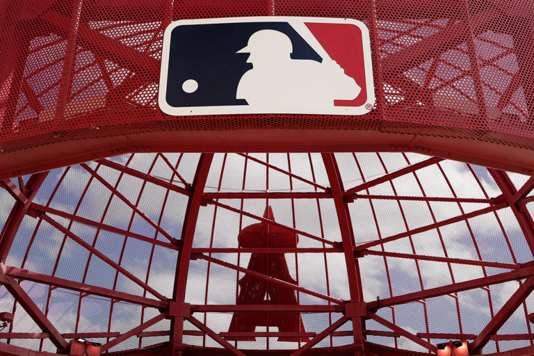 MLB players propose incentives for small-market teams who spend money ...