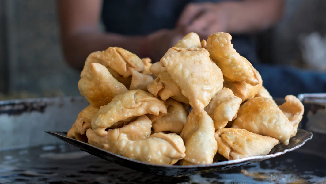 Railways confirm viral train samosa seller was unauthorised