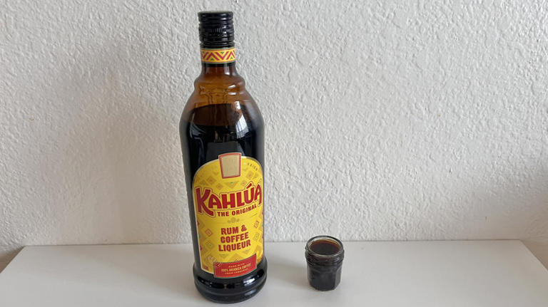 I tried every variety of Kahlúa and ranked them worst to best
