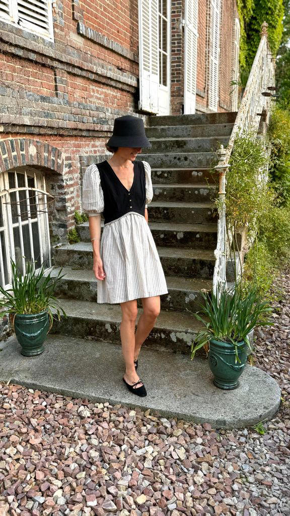 Sombreros de paja y maxicollares: el arte de Inés de Cominges para ...