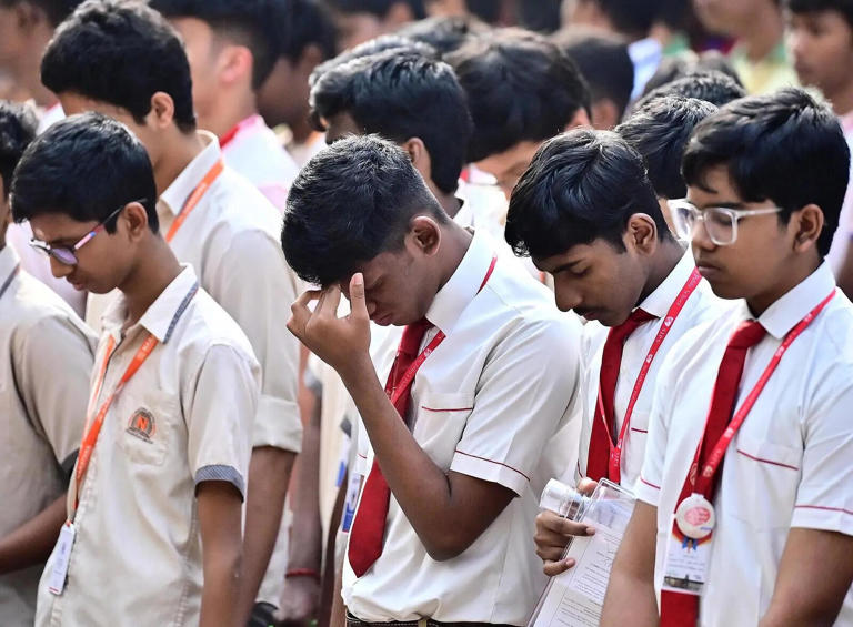 Days after difficulties in applying for scans, students face ...