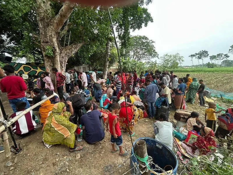 At Hakimpur border, queue of B’deshis gets longer as 3 more holding ...