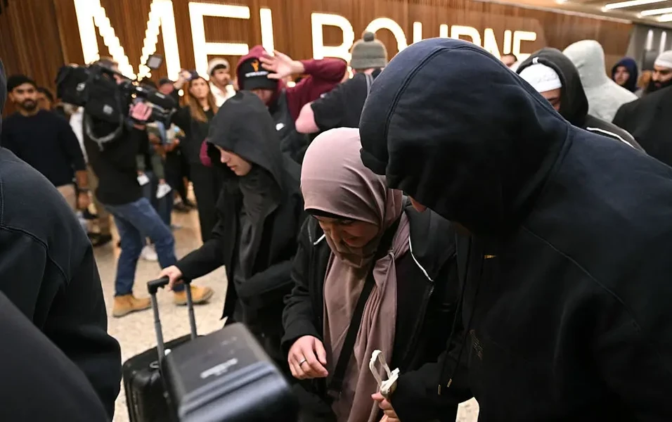 ISIS-linked woman blocked from flight as others return
